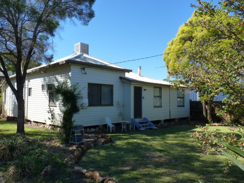 77 Grey Street, St George, QLD 4487 - realestate.com.au