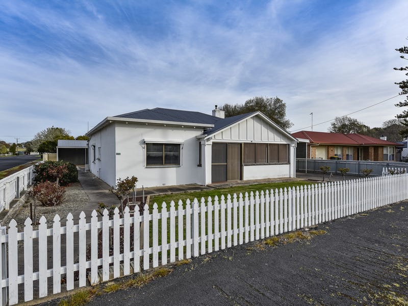 32 Riddoch St, Penola, SA 5277 - Property Details
