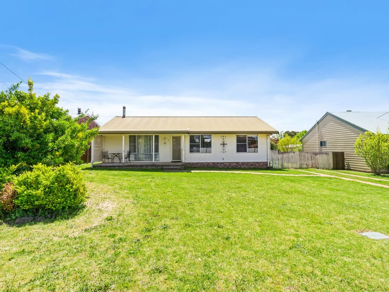 18 Everett Street, Uralla, NSW 2358 - Property Details