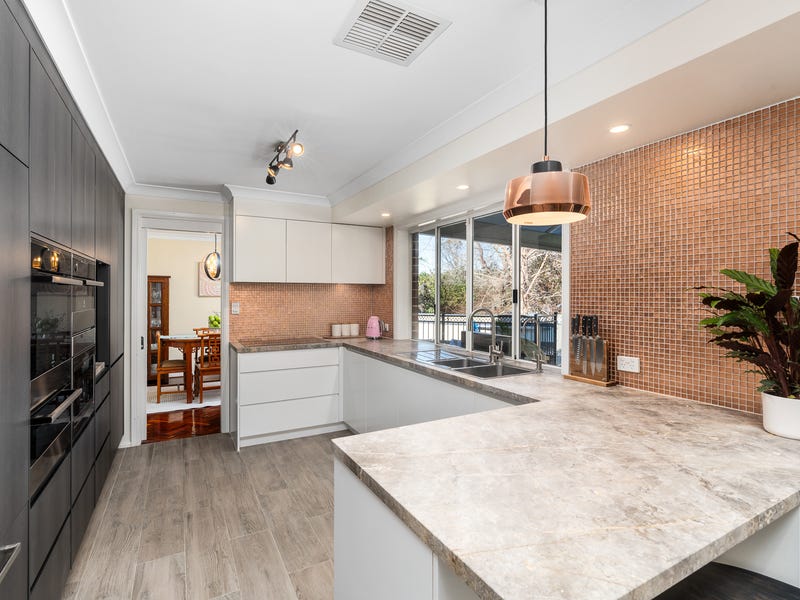 20 Settlers Ridge Close, Lisarow, NSW 2250 - Property Details