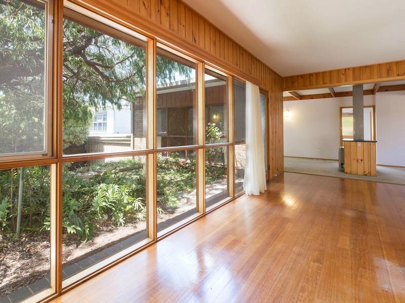 35 Collins Parade, Sorrento, Vic 3943 - Property Details