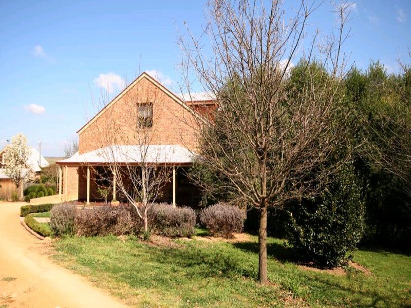 8A Shearsby Cres, Yass, NSW 2582 - realestate.com.au