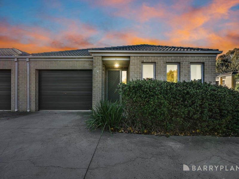 5/30 Sir Thomas Drive, Pakenham, Vic 3810 - Property Details