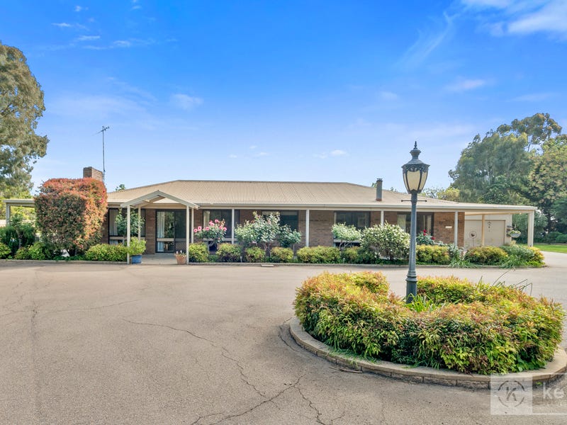 12 Catona Cres, Cobram, VIC 3644 - realestate.com.au