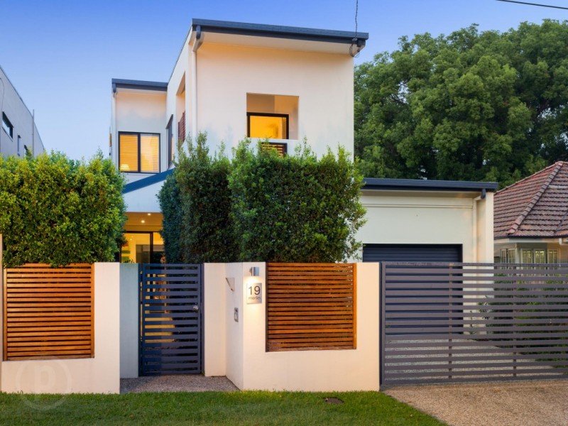 19 Merlin Street, Tennyson, Qld 4105 - Property Details