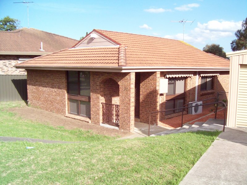 32 Cullum Street, Bossley Park, NSW 2176