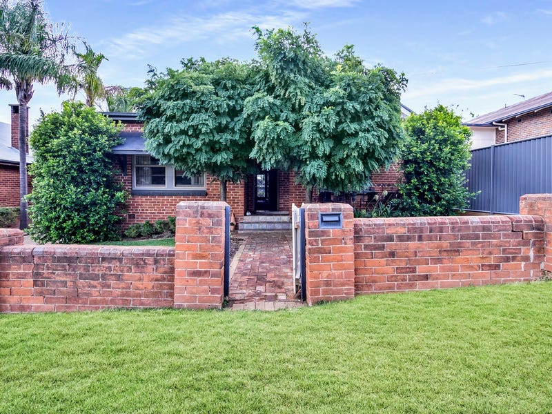 52 Roderick Street, Tamworth, NSW 2340 - Property Details