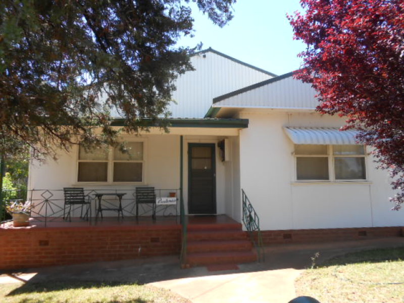 15 Cnr Fisher & Medlyn Streets, Parkes, NSW 2870 - Property Details