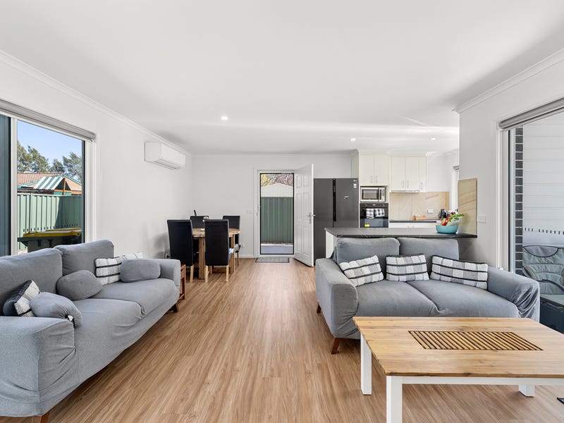 5 Bedroom Properties for Sale in Tuggeranong District, ACT (+2 ...