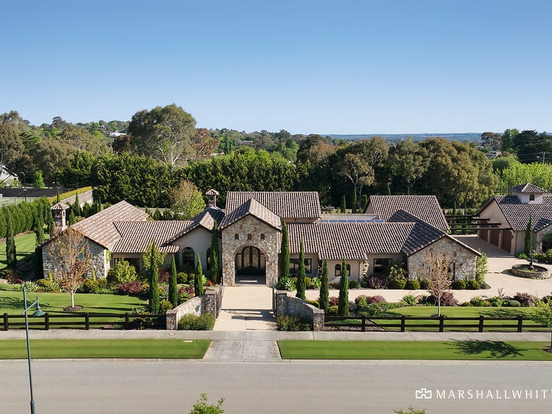 1-2 Adare Court, Berwick, Vic 3806 - Property Details