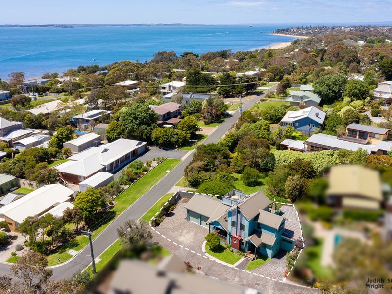 1/30-32 Chillingworth Road, Cowes, Vic 3922 - Property Details