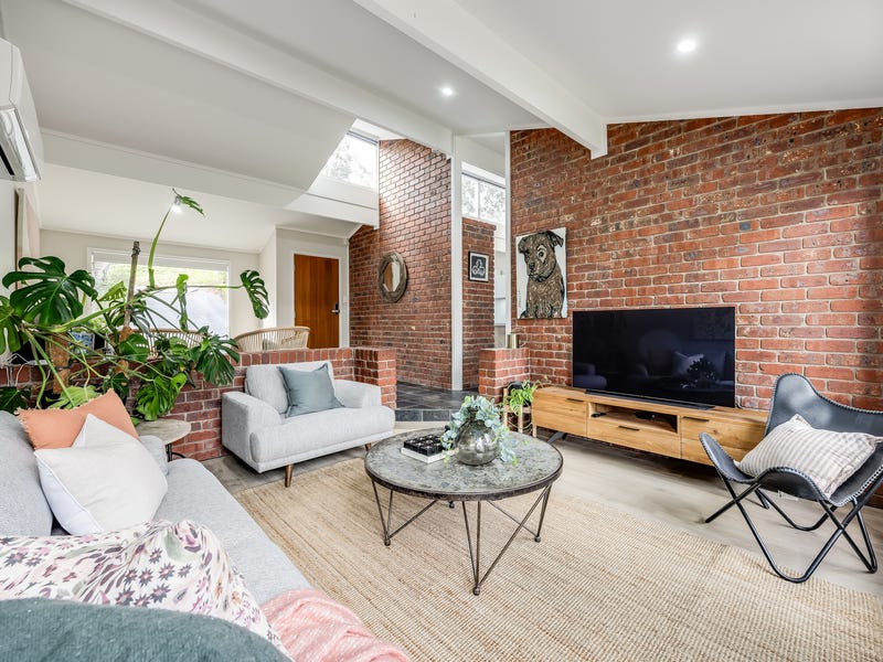 2 Hill View Road, Bridgewater, SA 5155 - Property Details