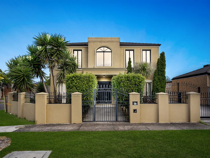 71 Sandover Drive, Roxburgh Park, VIC 3064 - realestate.com.au