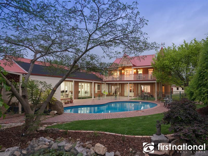 2 Barr Court, Pakenham, Vic 3810 - Property Details