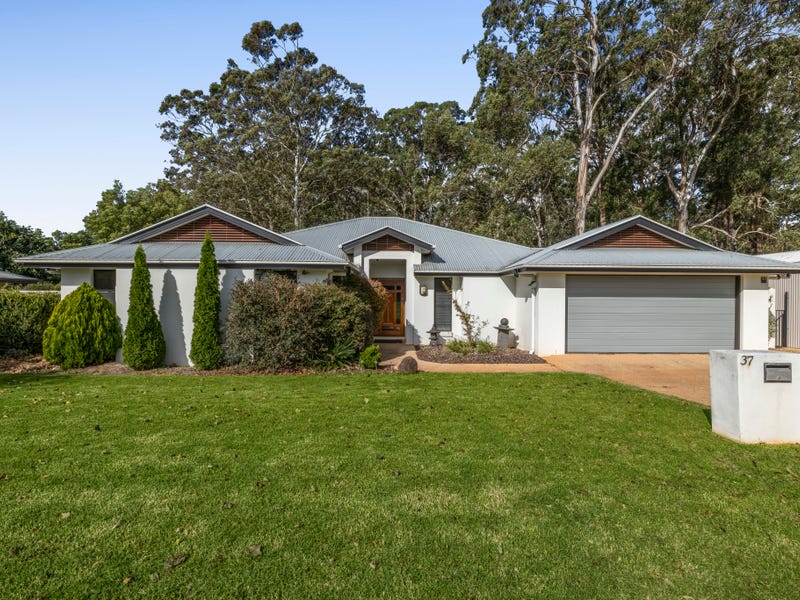 37 Rogers Drive, Highfields, Qld 4352 - Property Details