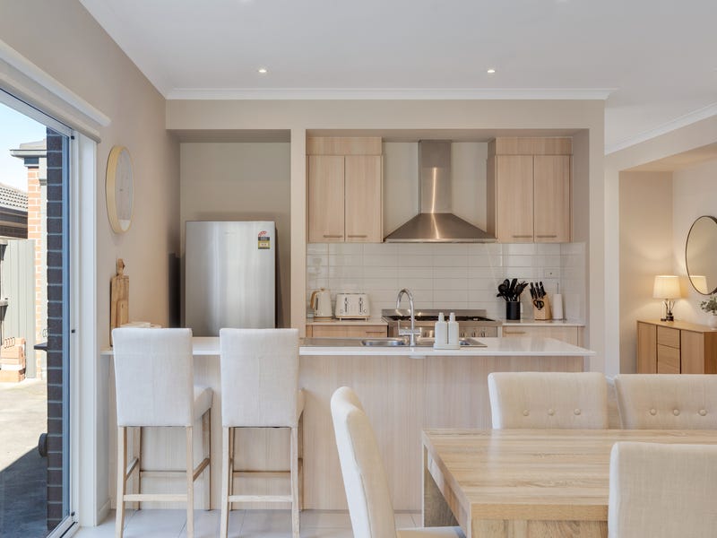 11 Millbrook Terrace, Wallan, Vic 3756 - Property Details