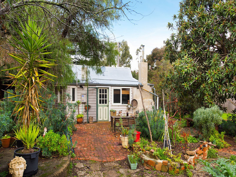 214 Main Road, Chewton, Vic 3451 - Property Details