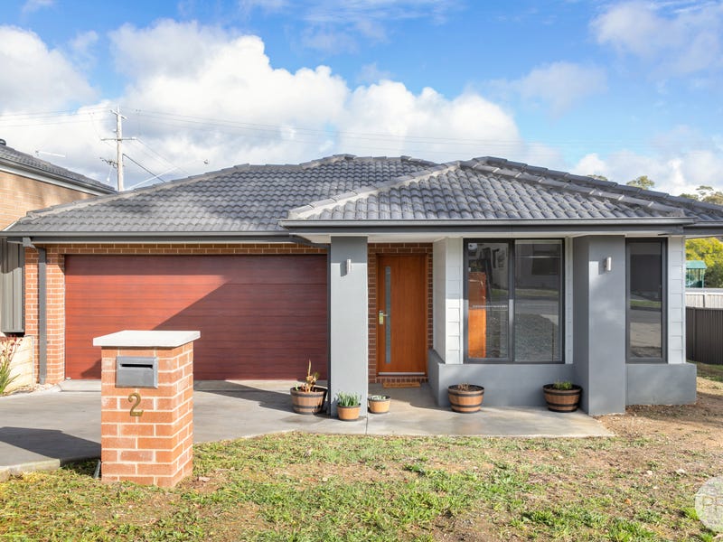 2 Henlix Court, Mount Clear, VIC 3350 - realestate.com.au