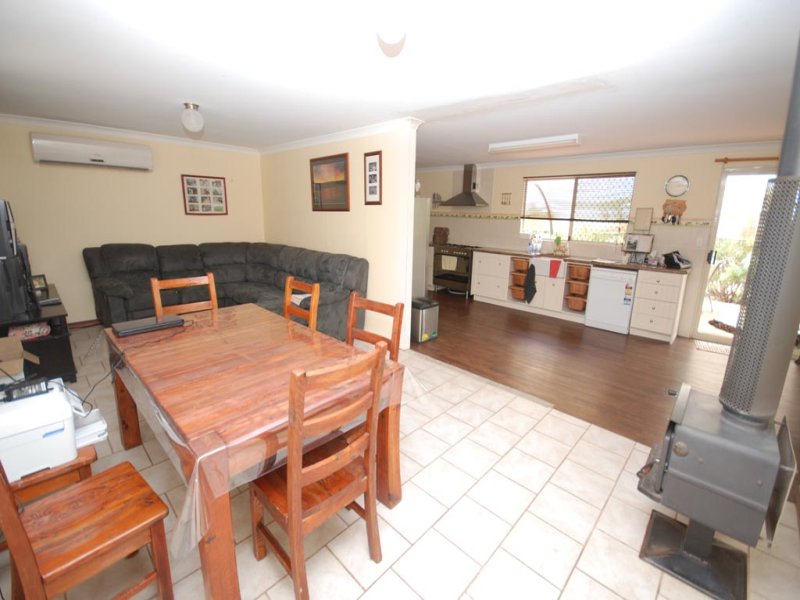 25 Corrie Street, Cuballing, WA 6311 - Property Details