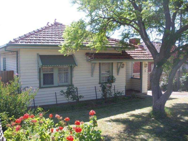 5 Bellevue Terrace, Pascoe Vale, VIC 3044 - realestate.com.au