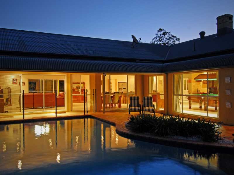 11 Garlinge Court, Bonogin, Qld 4213 - Property Details