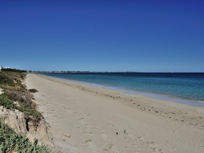 133 Rockingham Beach Road, Rockingham, WA 6168 - Property Details