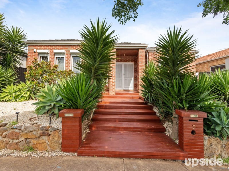 7 Dunstan Road, Point Cook, VIC 3030 - realestate.com.au