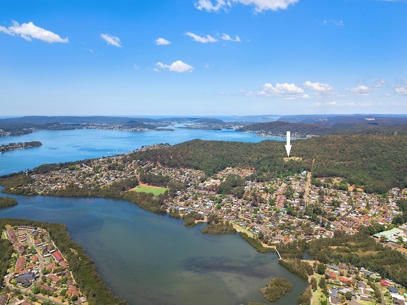 32 Sunnyside Avenue, Point Clare, NSW 2250