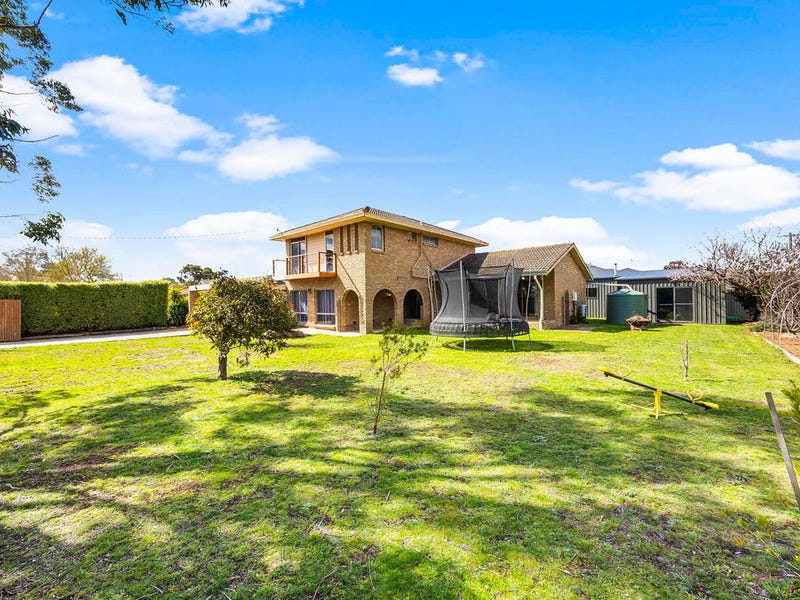 Real Estate & Property for Sale in Mount Helen, VIC 3350 (+1 location ...