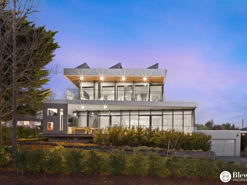 8 Birdwood Street, Hughes, ACT 2605 - Property Details