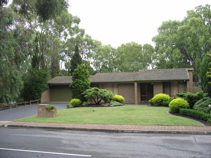 42 Park Lake Drive, Wynn Vale, SA 5127 - realestate.com.au