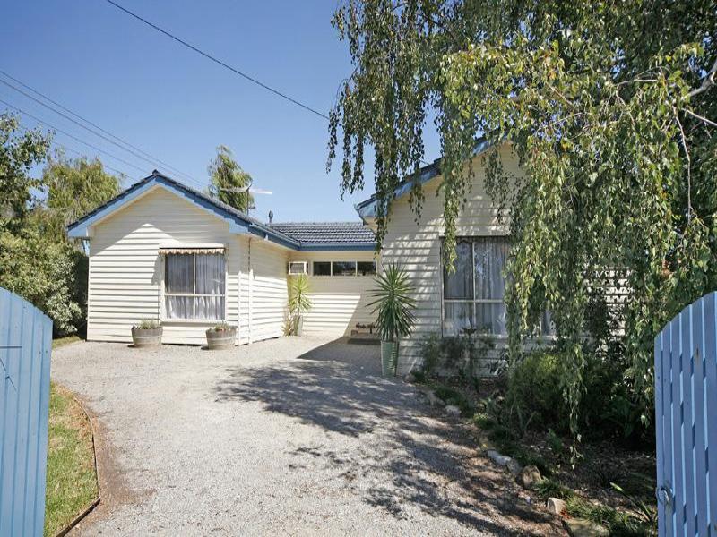31 Warren Road, Parkdale, Vic 3195 - Property Details