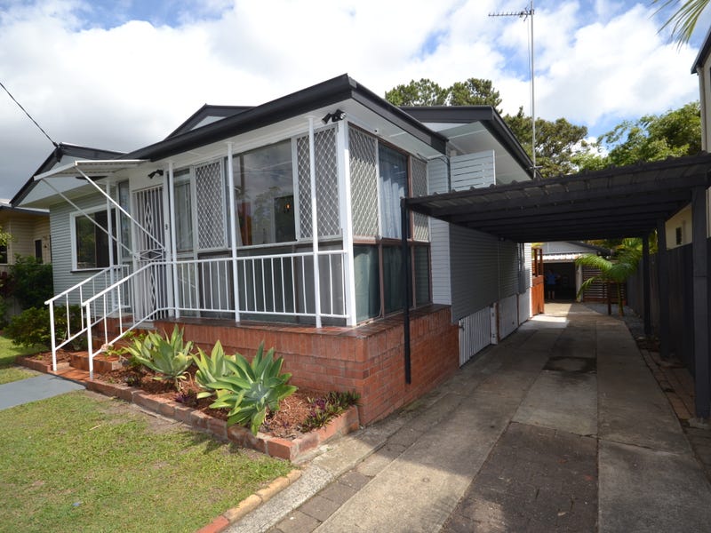 9 First Avenue, Labrador, QLD 4215 - realestate.com.au