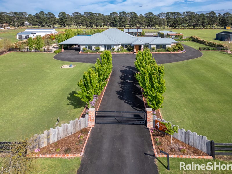 4 Misty View Court, Gisborne, VIC 3437 - realestate.com.au