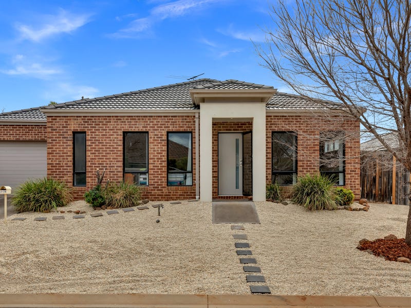 2/28 San Sebastian Drive, Point Cook, VIC 3030 - realestate.com.au