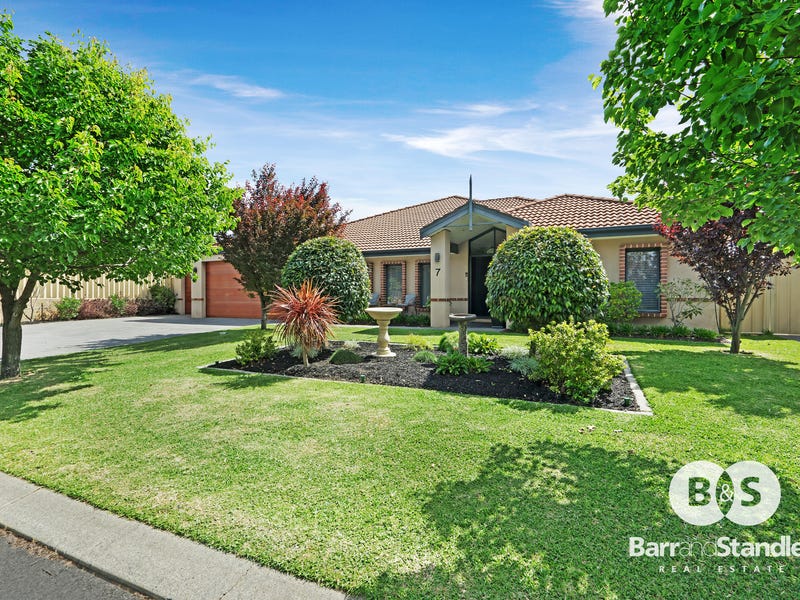 7 Castlereagh Vista, Millbridge, WA 6232 - Property Details