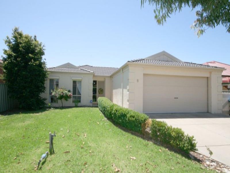 8 Tarragon Drive, Tarneit, Vic 3029 - Property Details