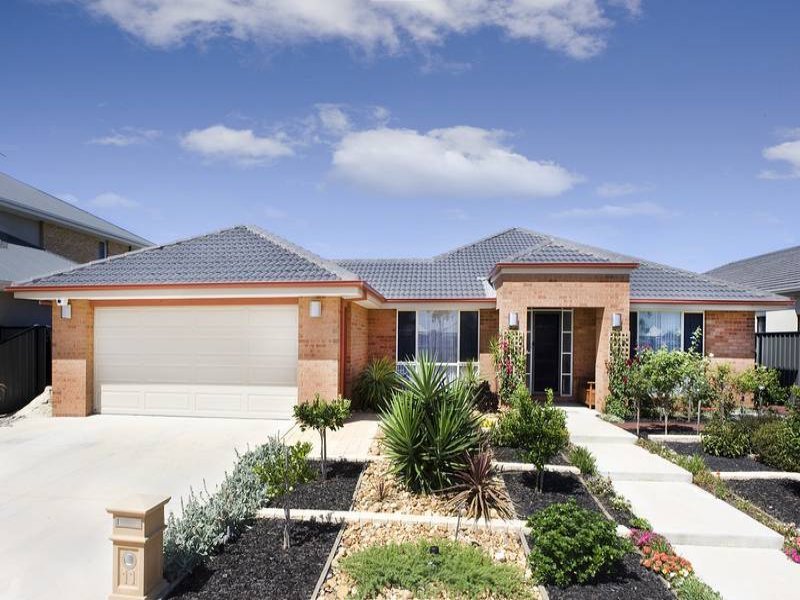 11 Innisfail Drive, Point Cook, VIC 3030 - realestate.com.au