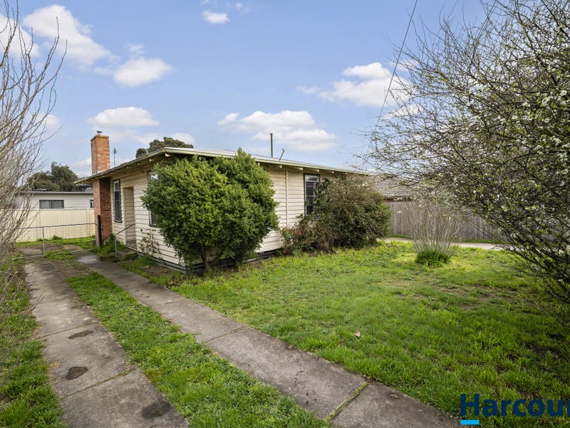 417 Gillies Street North, Wendouree, Vic 3355 - Property Details