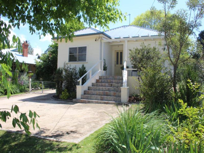 52 George Street, Tenterfield, NSW 2372 - Property Details