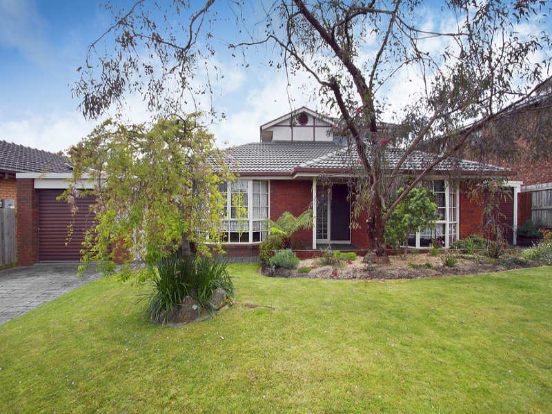 2 Hamilton Close, Endeavour Hills, VIC 3802 - realestate.com.au