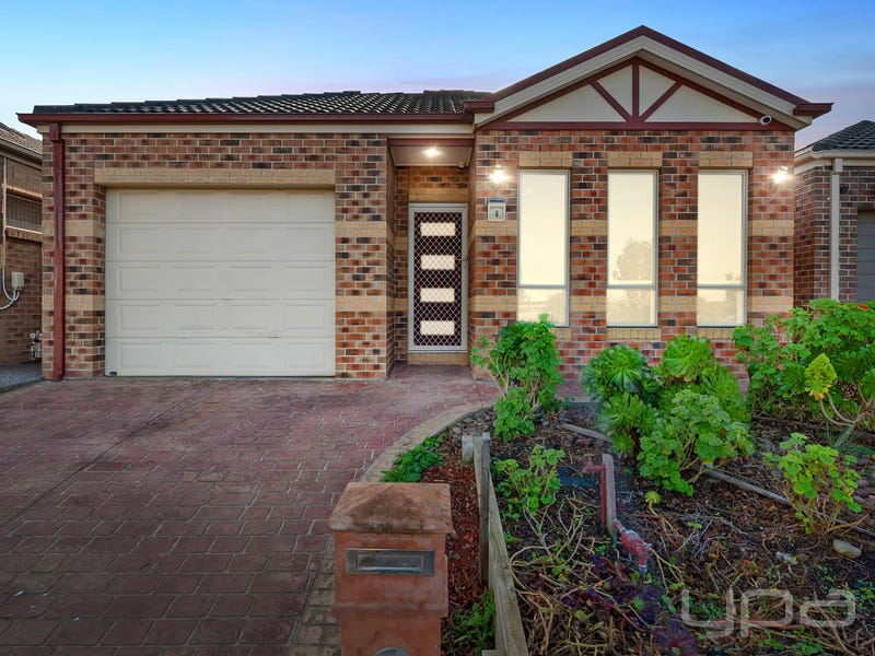 8 Acumin Street, Brookfield, VIC 3338 - realestate.com.au