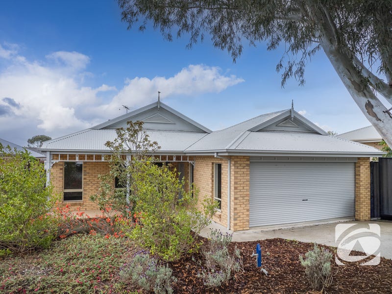 4 Killarney Crescent, Pakenham, Vic 3810 - House for Rent - realestate ...