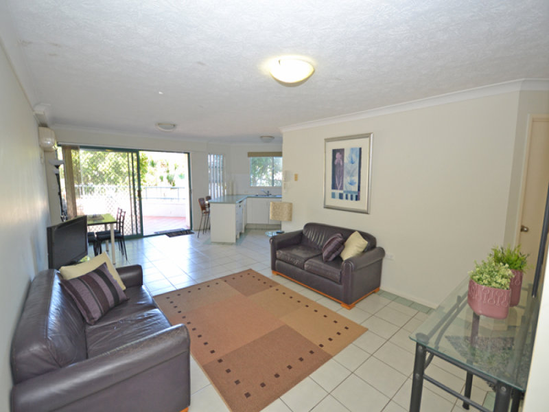 1/7 Robert Street, Labrador, Qld 4215 - Property Details