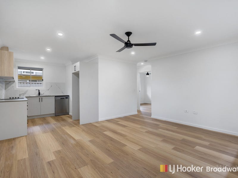 2/12 Central Street, Labrador, QLD 4215 - realestate.com.au