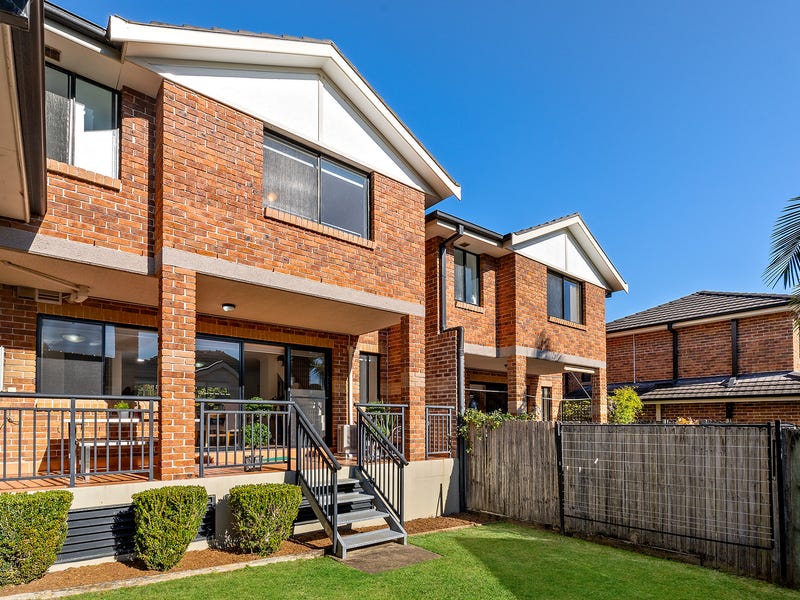 2/10 Carden Avenue, Wahroonga, NSW 2076 - Property Details