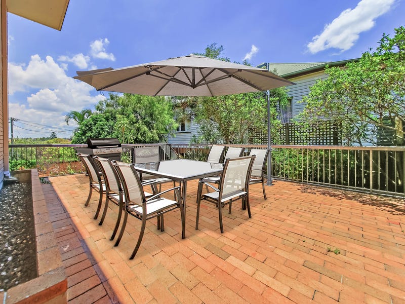 1/11 Baragoola Street, Coorparoo, Qld 4151 - Property Details