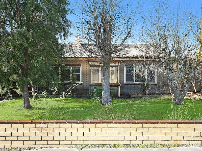 70 Armstrong Street Colac Vic 3250 Realestate au 70-armstrong-street-colac-vic-3250-realestate-au