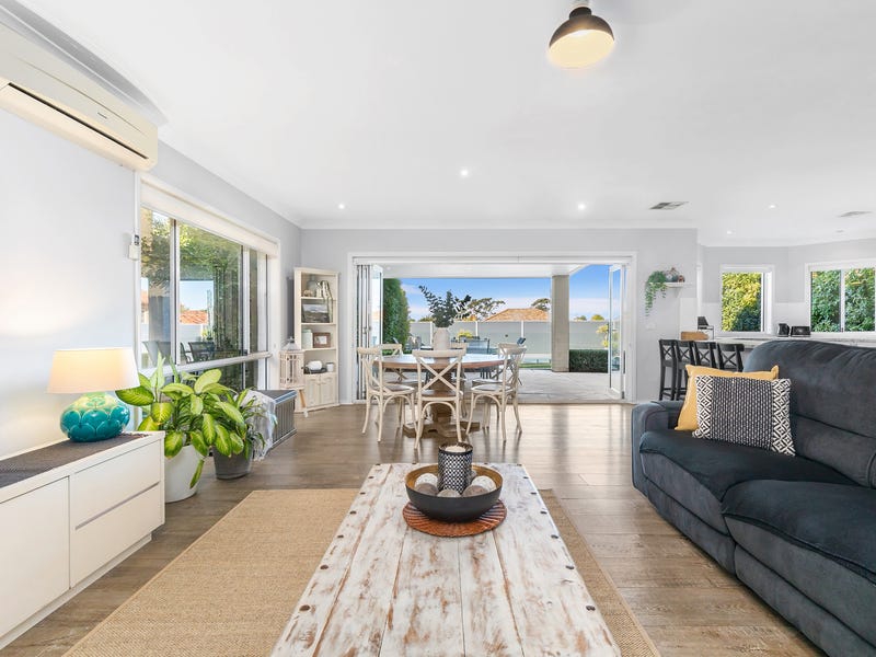 11 Waratah Parade, Narraweena, NSW 2099 - Property Details