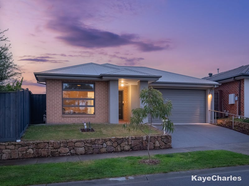 16 Craft Street, Officer, VIC 3809 - realestate.com.au
